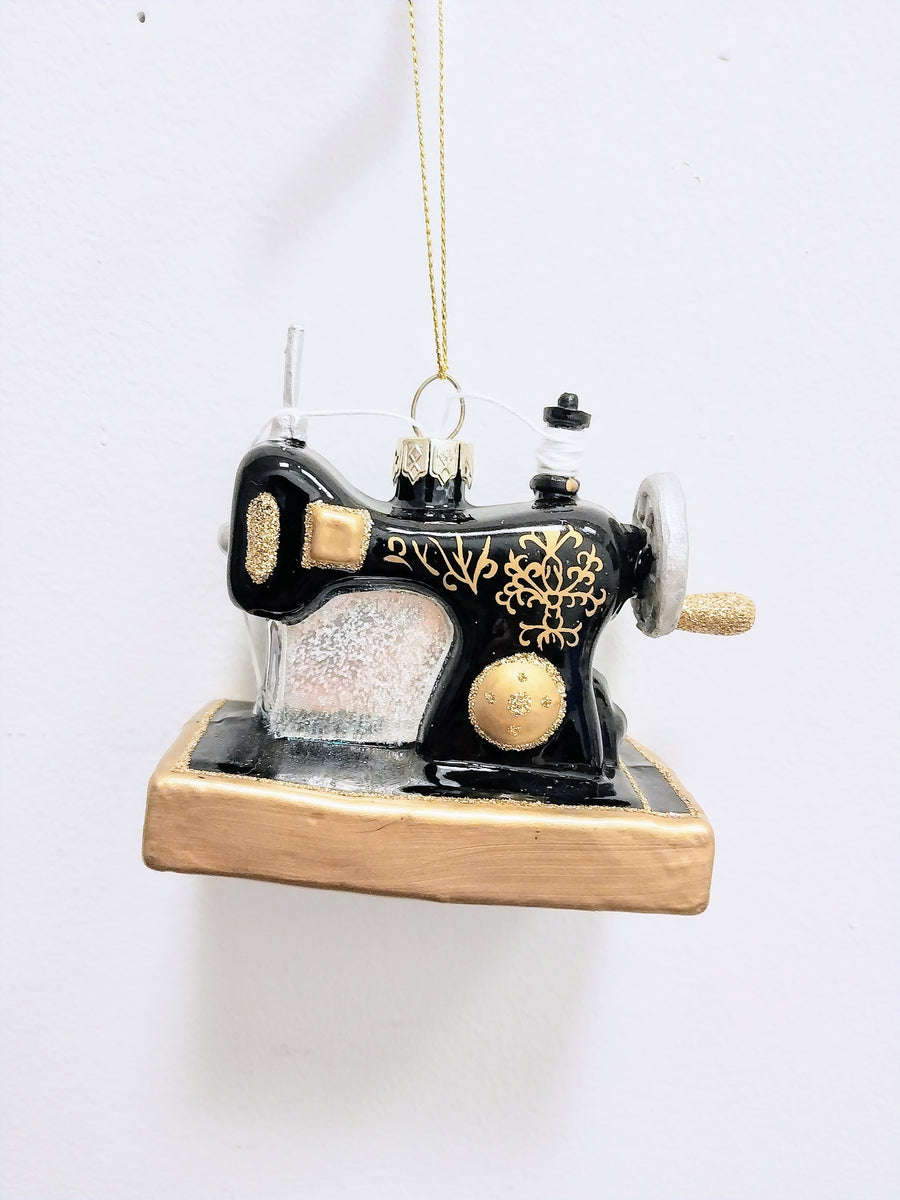 Antique Sewing Machine – Pennsylvania Academy of the Fine Arts